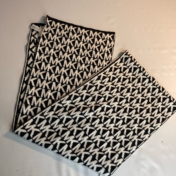 MICHAEL Michael Kors | Accessories | Michael Kors Knit Scarf Signature ...